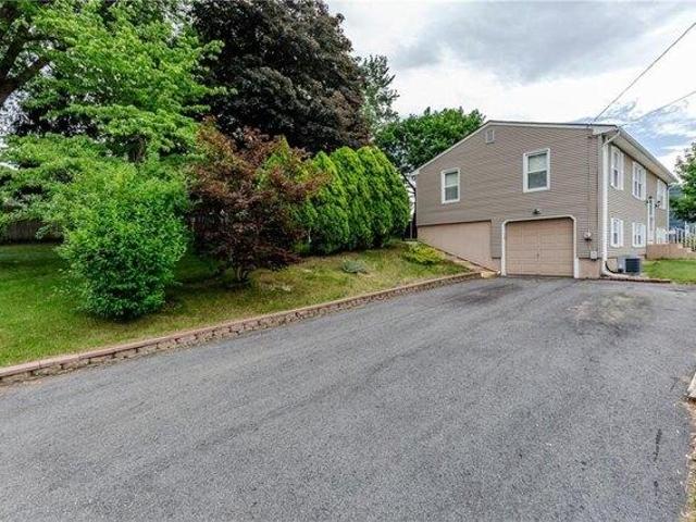 house with 3 bedroom, Coventry RI DS103433419