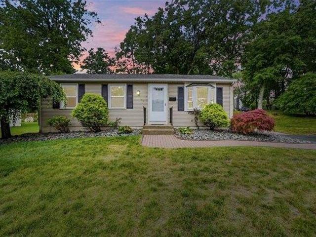 house with 3 bedroom, Coventry RI DS104009487