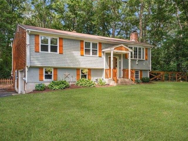 house with 3 bedroom, Coventry RI DS104151790