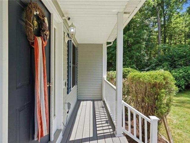 house with 3 bedroom, Coventry RI DS104151842