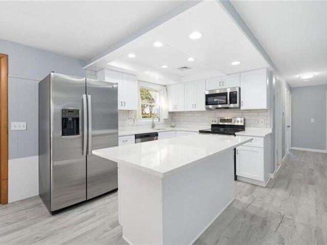 house with 3 bedroom, Coventry RI ES103220541