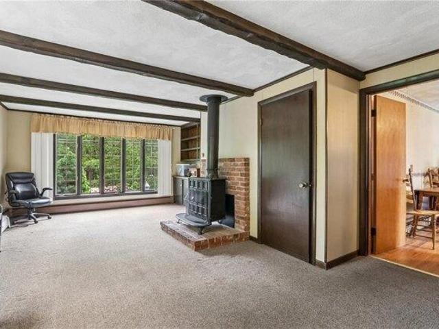 house with 3 bedroom, Coventry RI ES103221165