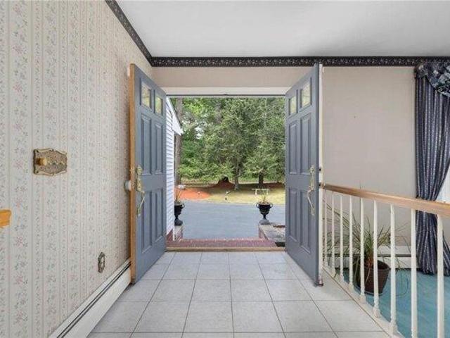 house with 3 bedroom, Coventry RI ES103432977