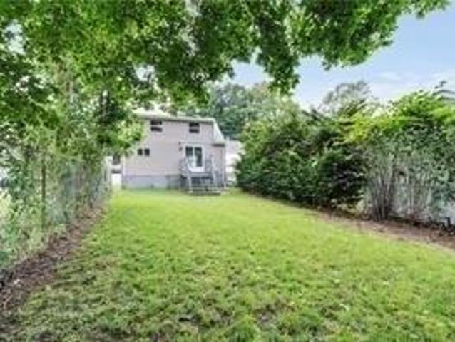 house with 3 bedroom, Coventry RI ES104010225