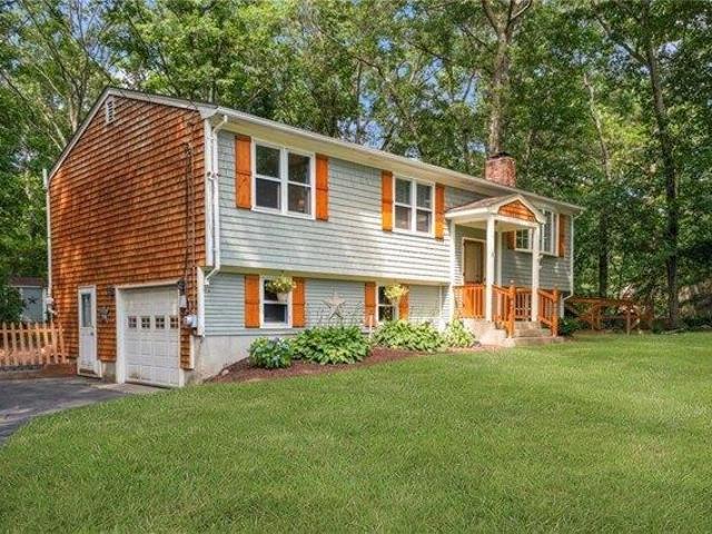 house with 3 bedroom, Coventry RI ES104151790
