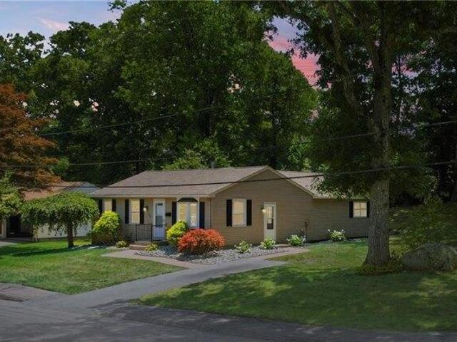 house with 3 bedroom, Coventry RI ES104236506