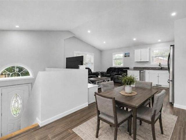 house with 3 bedroom, Coventry RI ES104237687