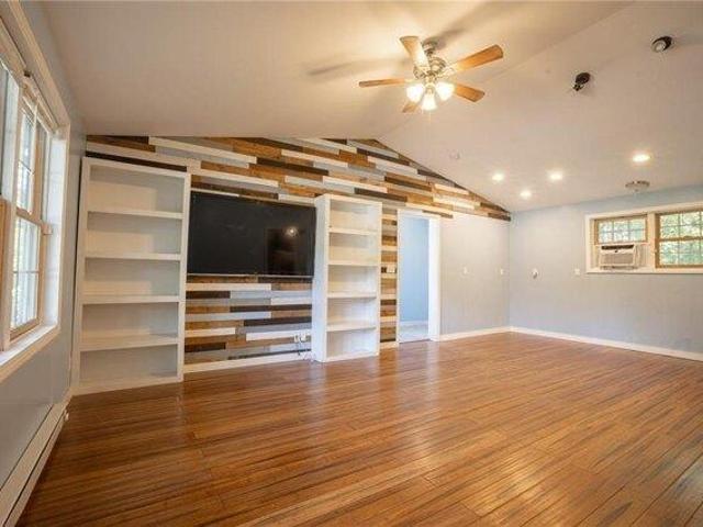 house with 3 bedroom, Coventry RI ES105093219
