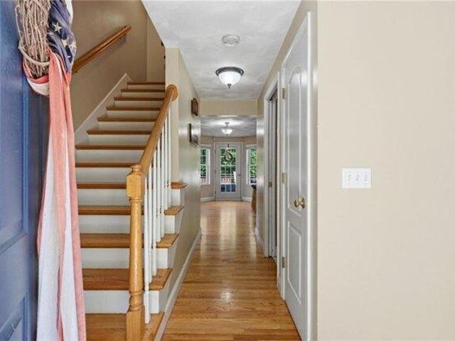 house with 3 bedroom, Coventry RI ES105095351