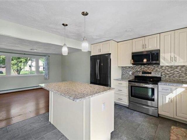 house with 3 bedroom, Coventry RI ES105095717