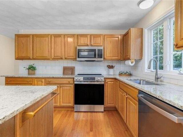house with 3 bedroom, Coventry RI ES105172721
