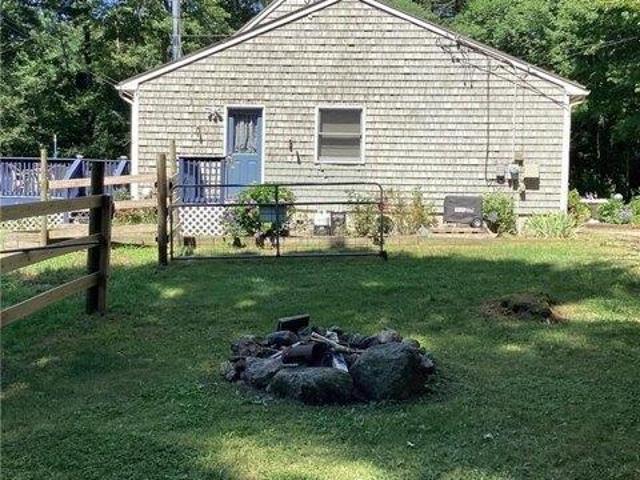 house with 3 bedroom, Coventry RI ES105105139