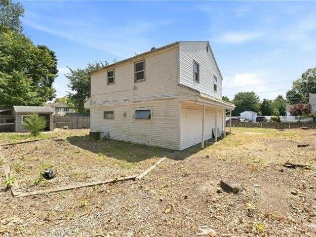 house with 3 bedroom, Coventry RI ES105125482