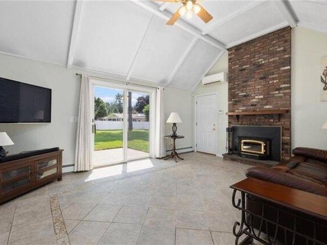 house with 3 bedroom, Coventry RI ES105204162