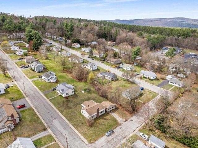 house with 3 bedroom, Claremont NH DLS102668531