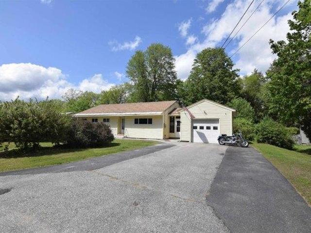 house with 3 bedroom, Claremont NH DLS103033629