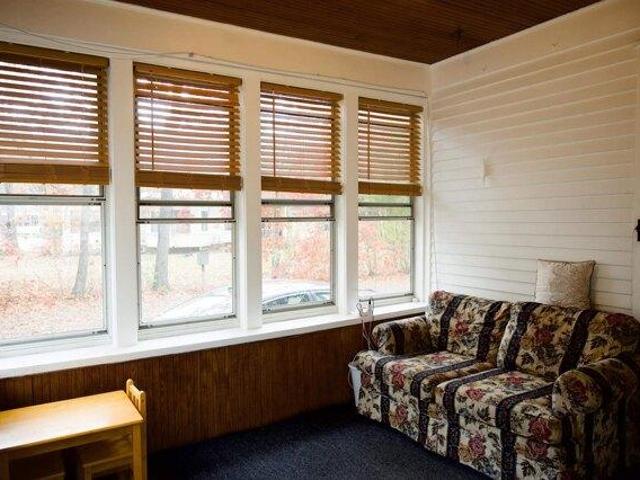 house with 3 bedroom, Claremont NH ES103251300
