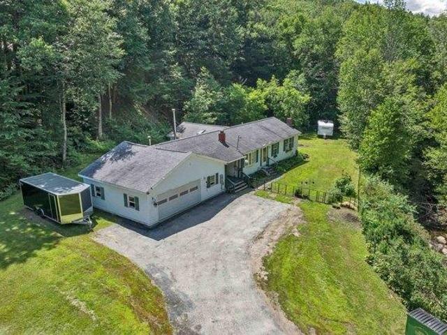 house with 3 bedroom, Claremont NH ES104830825