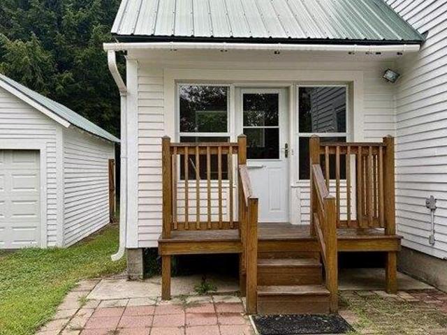 house with 3 bedroom, Claremont NH ES105117202