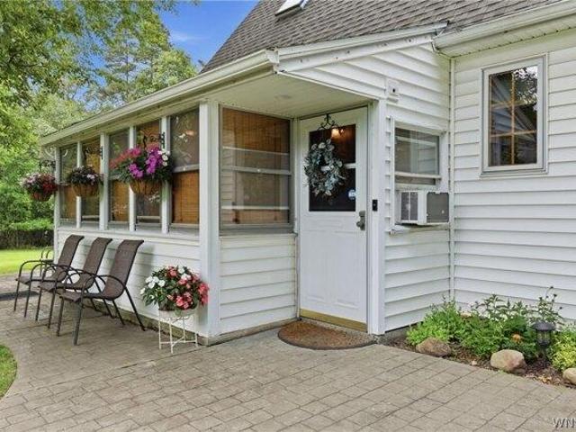 house with 3 bedroom, Clarence NY ES104904982