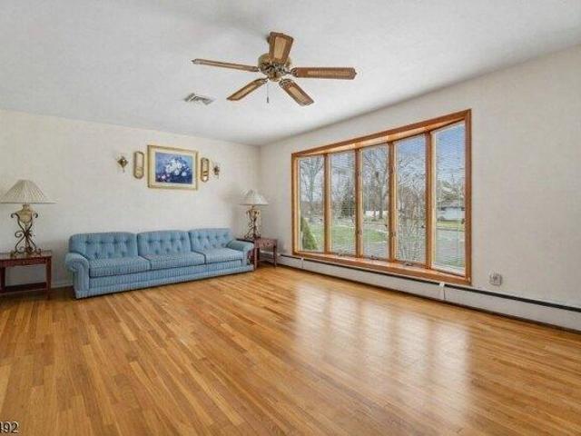 house with 3 bedroom, Clark NJ DS102283600
