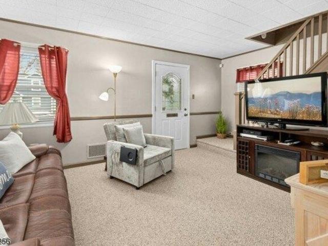 house with 3 bedroom, Clark NJ ES102828656