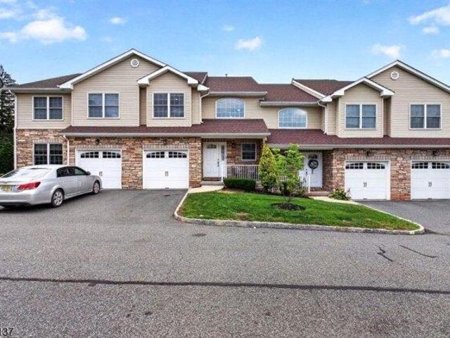 house with 3 bedroom, Clark NJ ES104153096