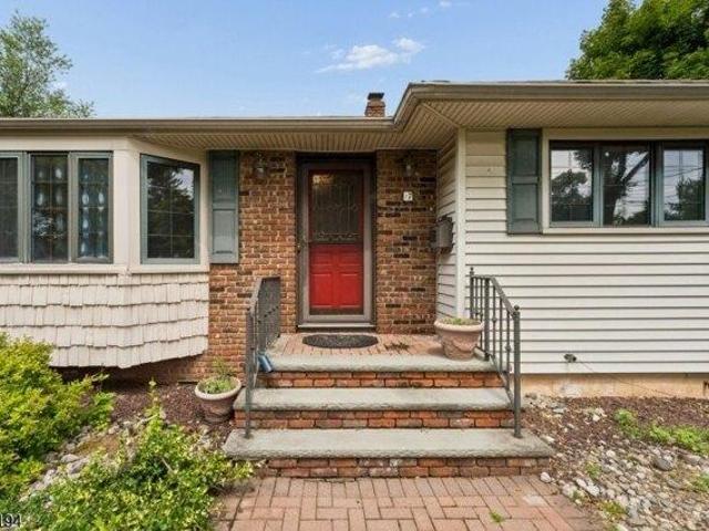 house with 3 bedroom, Clark NJ ES104480857