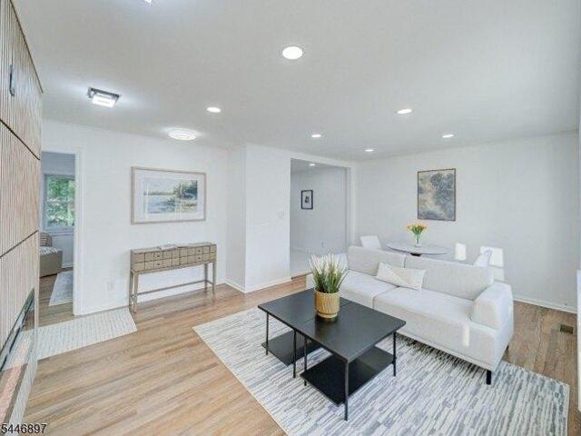 house with 3 bedroom, Clark NJ ES104808617
