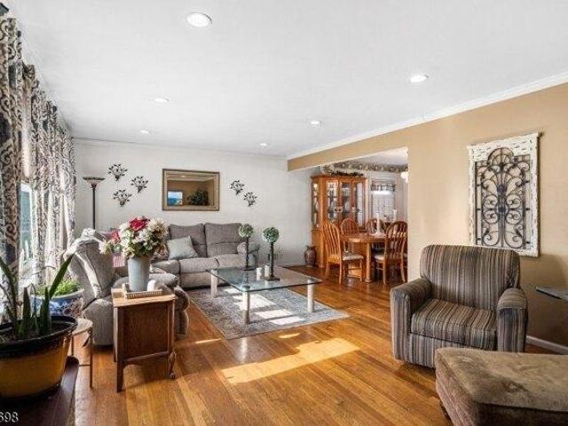 house with 3 bedroom, Clark NJ ES104811214