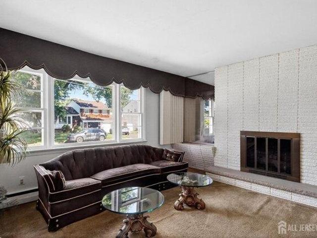 house with 3 bedroom, Clark NJ ES104811939