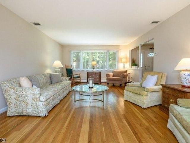 house with 3 bedroom, Clark NJ ES105160593