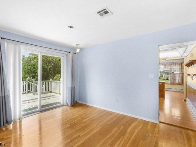 house with 3 bedroom, Clark NJ ES105174534