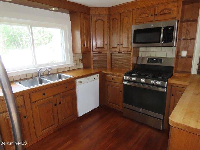 house with 3 bedroom, Clarksburg MA ES105112857