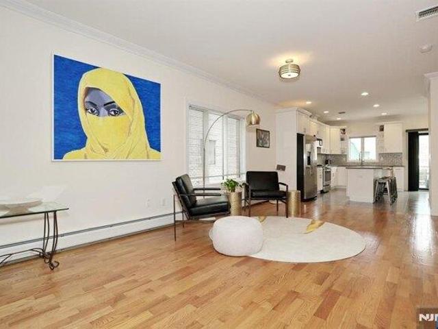 house with 3 bedroom, Cliffside Park NJ DS102282593