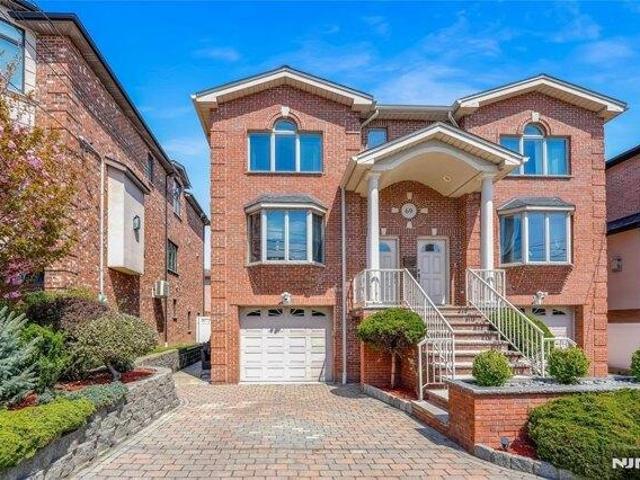 house with 3 bedroom, Cliffside Park NJ DS102318292