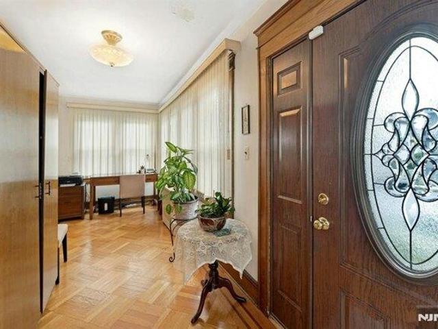 house with 3 bedroom, Cliffside Park NJ DS103664306
