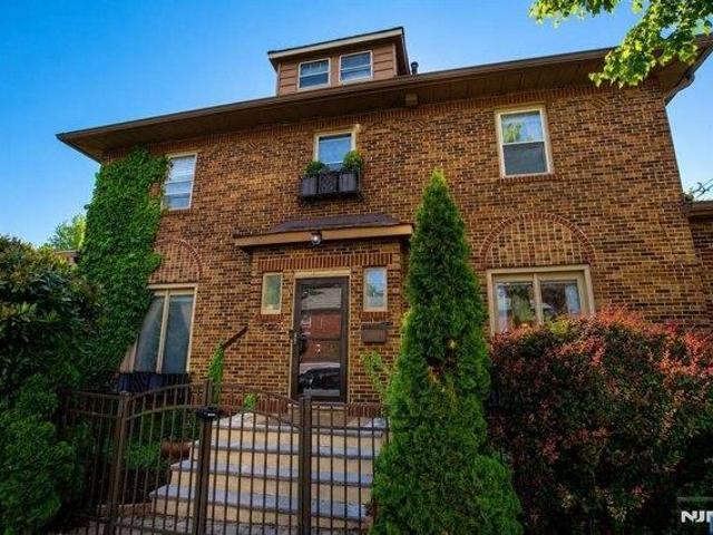 house with 3 bedroom, Cliffside Park NJ DS104113407