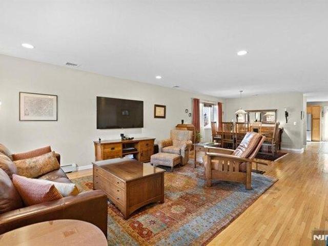 house with 3 bedroom, Cliffside Park NJ DS104114472