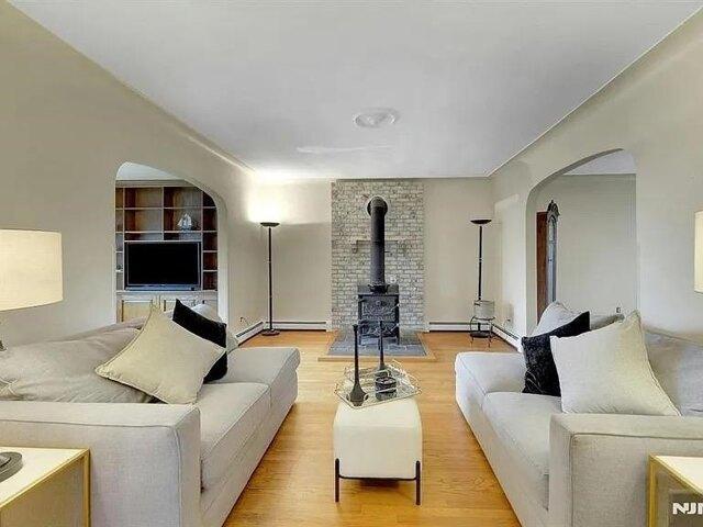 house with 3 bedroom, Cliffside Park NJ ES103159110