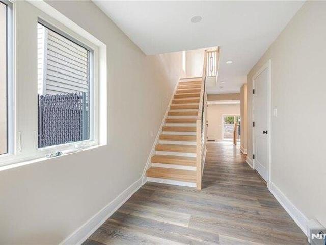 house with 3 bedroom, Cliffside Park NJ ES104792297