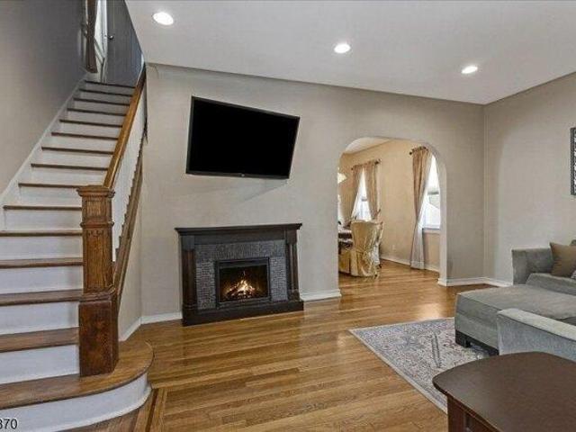 house with 3 bedroom, Cliffside Park NJ ES104832071