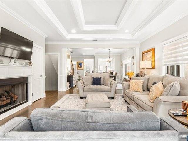 house with 3 bedroom, Cliffside Park NJ ES105141678
