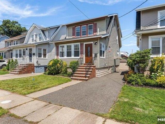 house with 3 bedroom, Cliffside Park NJ ES105125301
