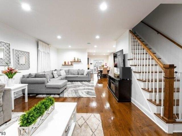 house with 3 bedroom, Clifton NJ DLS101659130