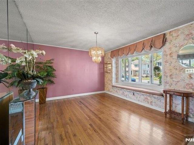 house with 3 bedroom, Clifton NJ DLS102063962