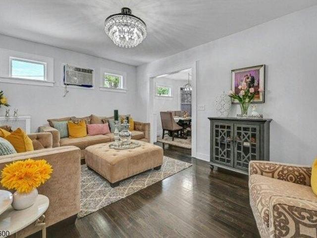 house with 3 bedroom, Clifton NJ DLS102479594