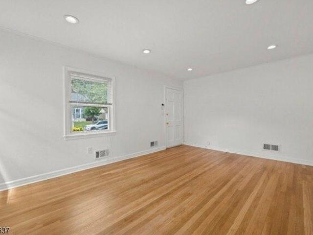 house with 3 bedroom, Clifton NJ DS104148650