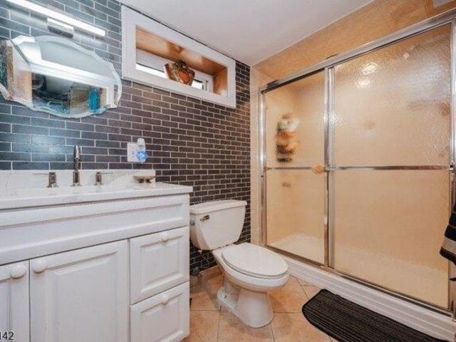 house with 3 bedroom, Clifton NJ DS104299503