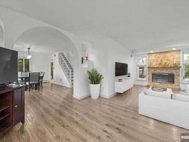 house with 3 bedroom, Clifton NJ DS104477556